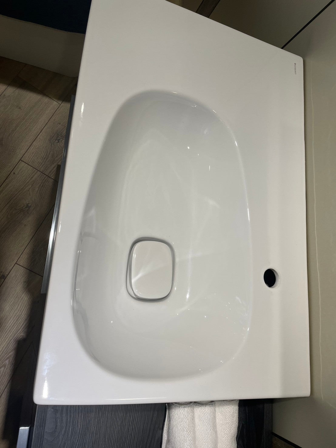 德國 Geberit Citterio 75cm 可掛壁洗手台 500.546.01.1 500.545.01.1 — 好德 Better ...